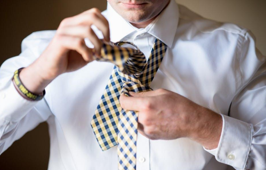 A Comprehensive Guide to Different Kinds of Necktie Knots and Fabrics ...